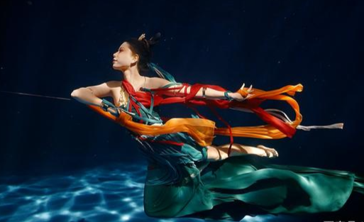Rhapsody on the Luo River Goddess, an underwater dance performance on ...